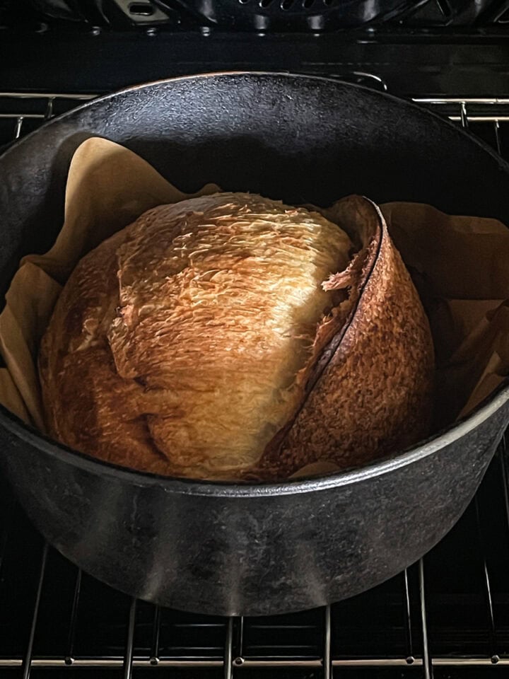 How to Bake Sourdough Bread in a Dutch Oven (Step-by-Step Guide ...
